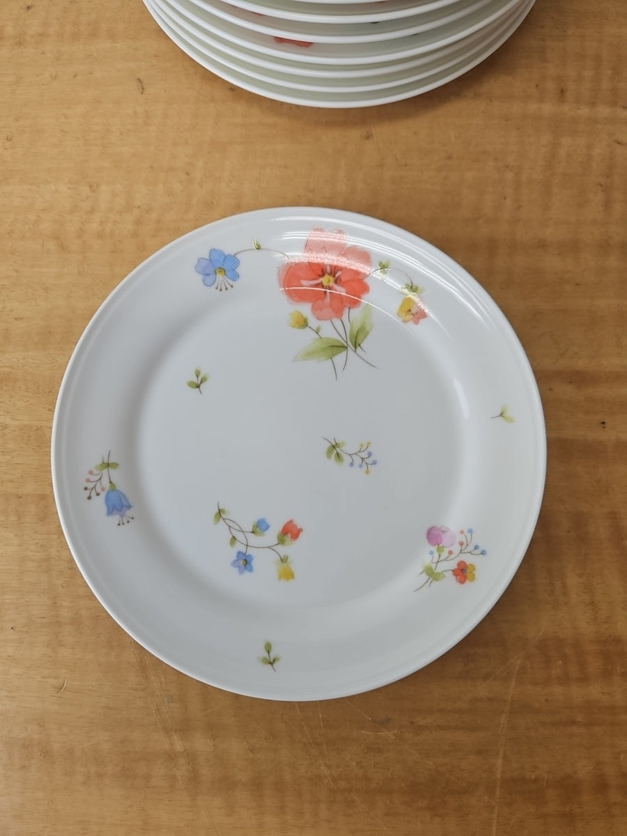 Mikasa Bone China JUST FLOWERS A4182 Bread Side Plate 6 1/2" (13 avail ...