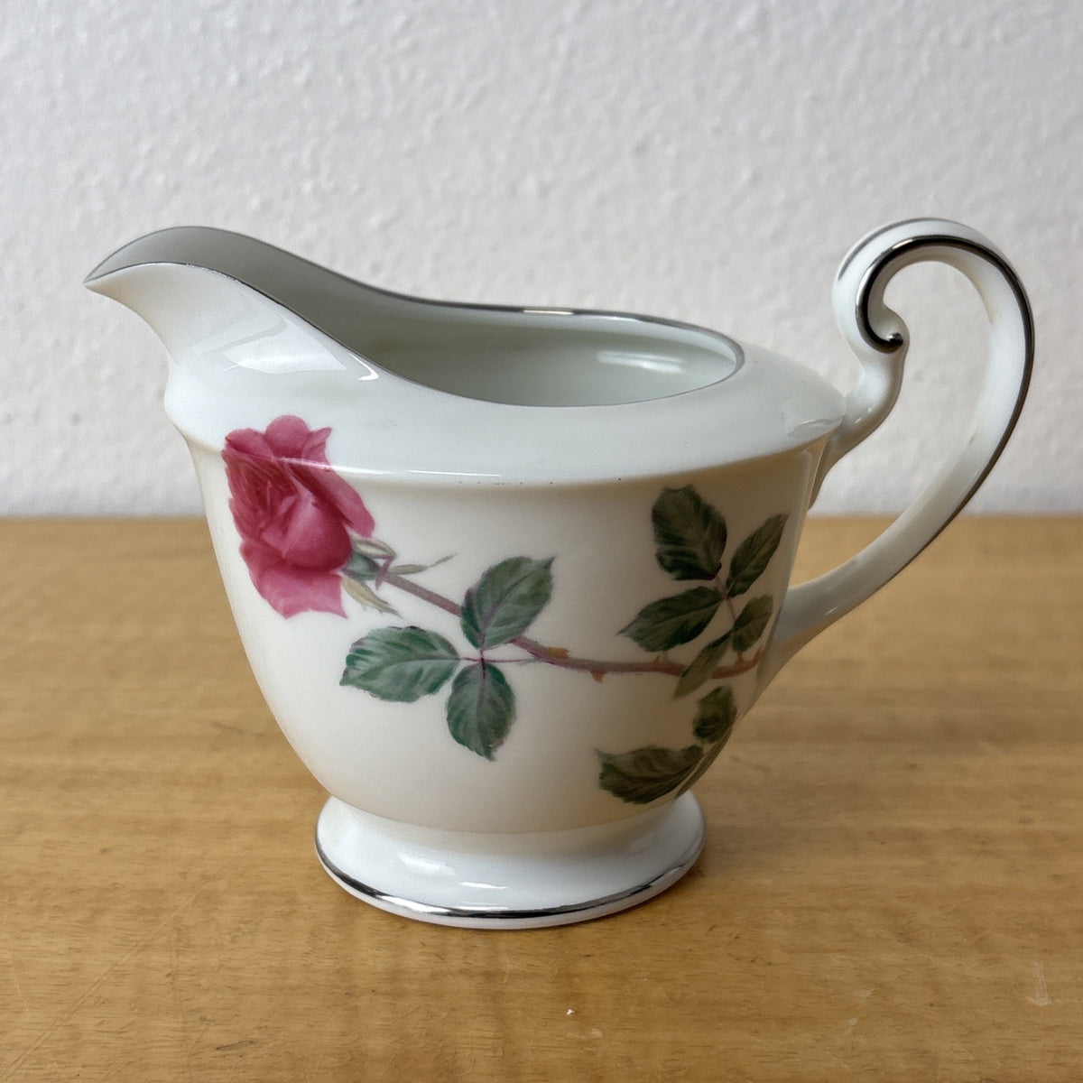 Vintage Noritake N34 Creamer Red Rose 10 oz – Kitchens For Good