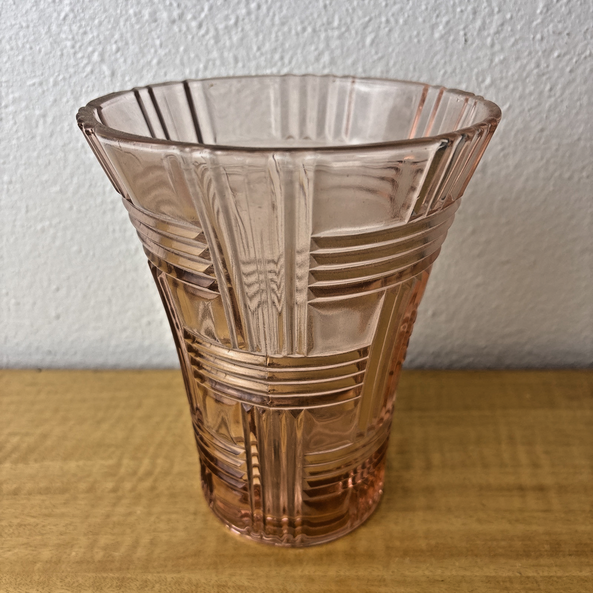 *VINTAGE* PINK DEPRESSION GLASS VASE BASKET WEAVE PATTERN SALMON PEACH ...